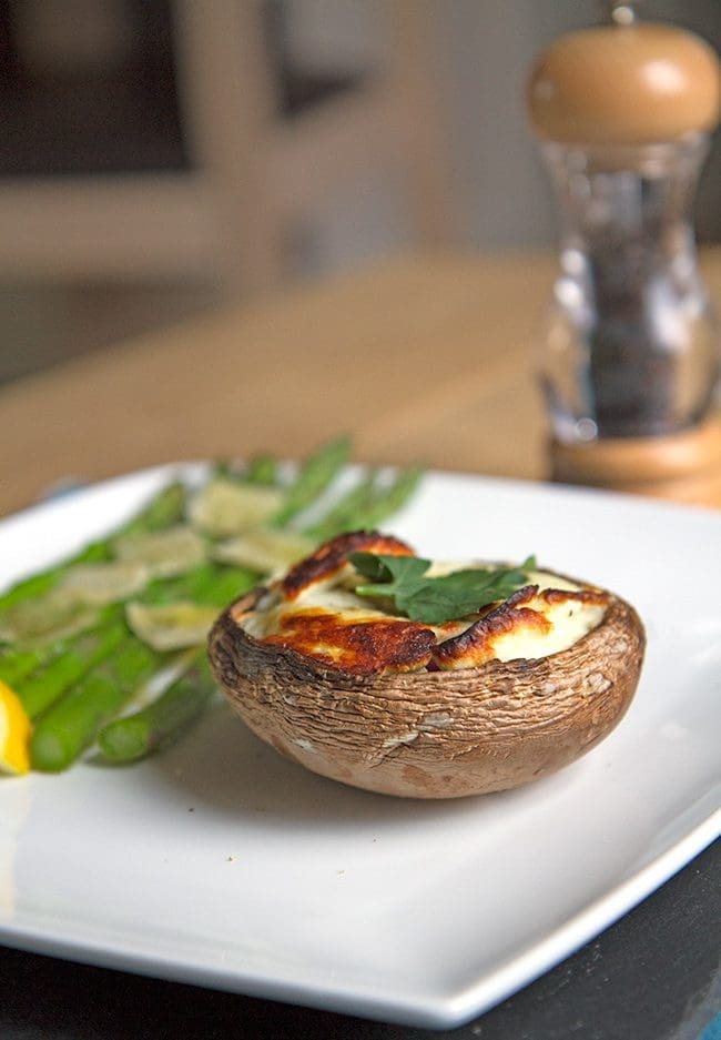 how to make portobello mushroom and halloumi