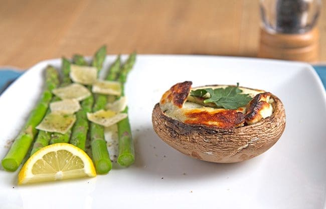 how to make portobello mushroom and halloumi