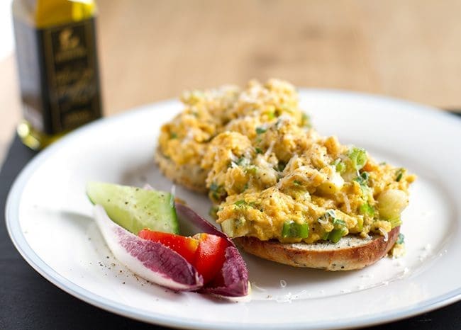 how to cook onion with scrambled egg